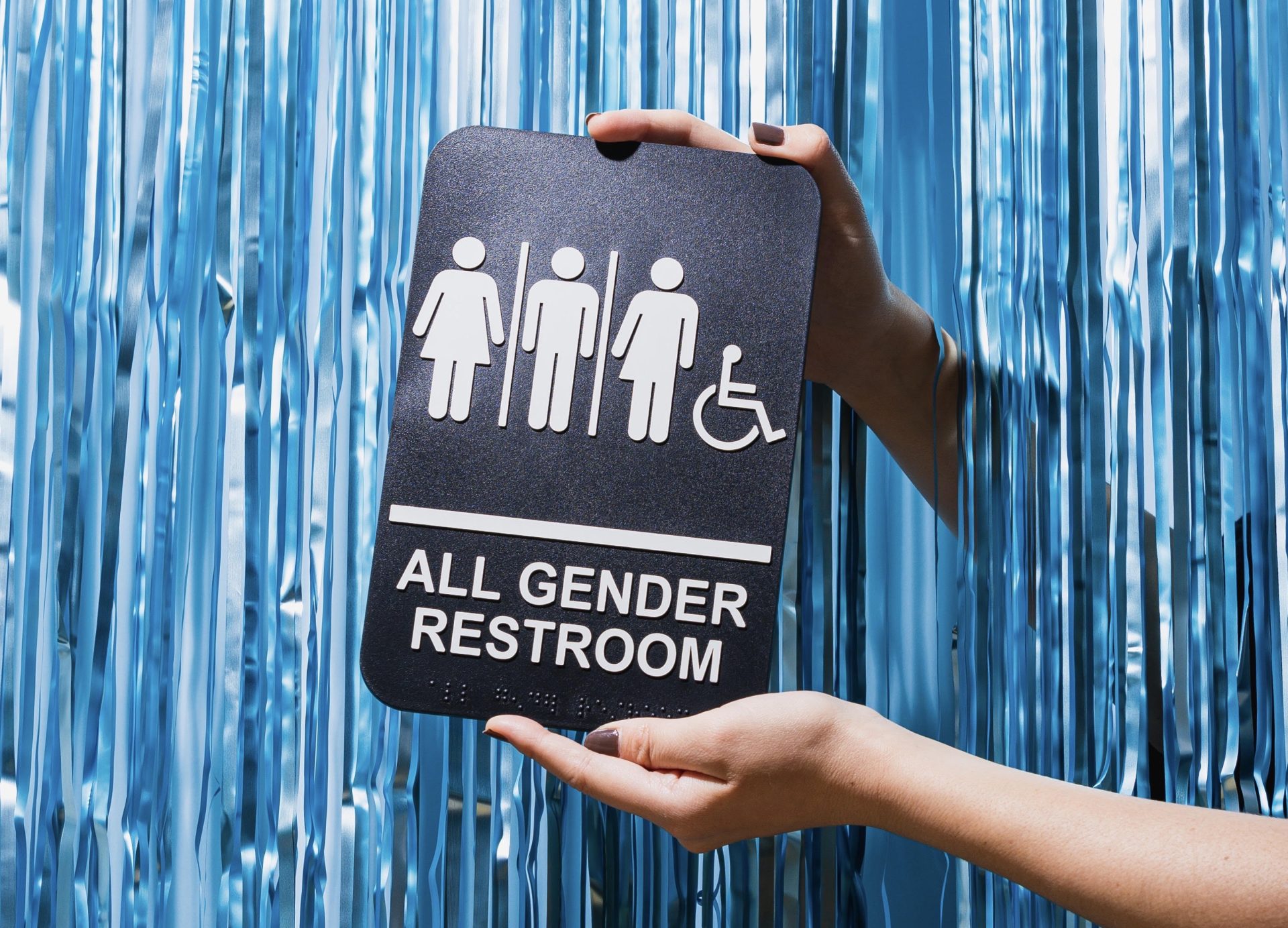 michigan-schools-swirling-in-drama-as-gender-bathroom-issues-spark-turf-war
