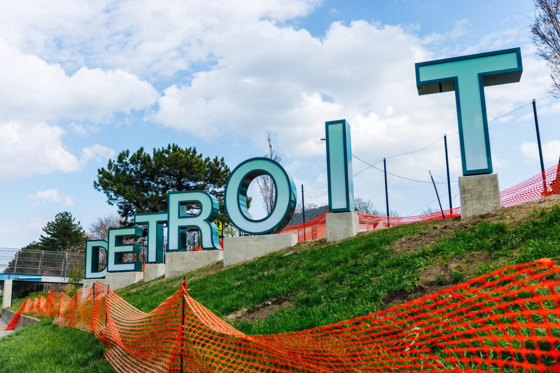 Detroit Shelling Out $425,000 on 'Welcome to Detroit' Signs for NFL Draft